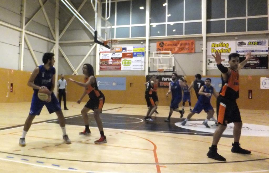 L'AB Vendrell voreja la prefecció i suma la victòria davant el líder